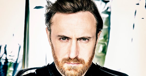 Crazy in love: Τρυφερά στιγμιότυπα του David Guetta με τη... | Athens ...